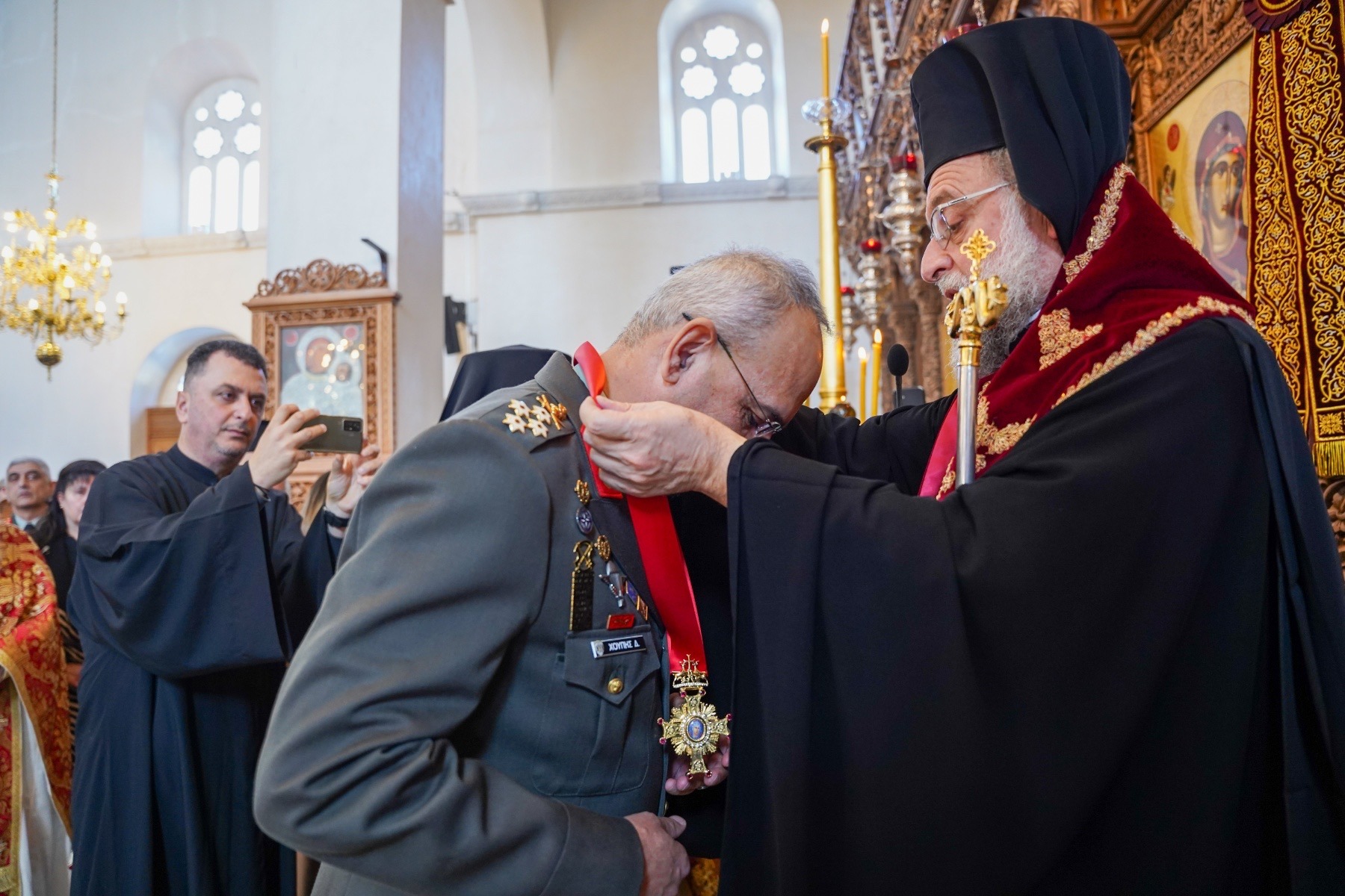 Η Ιερά Μητρόπολη Ρόδου Τίμησε τον Στρατηγό Δημήτριο Χούπη | rhodes.online